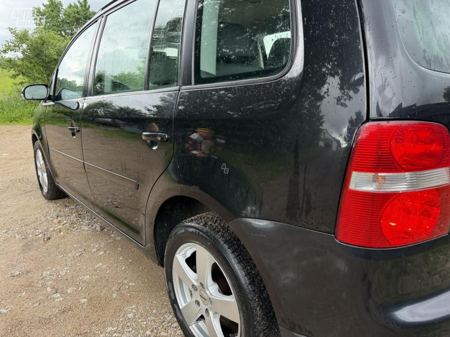 Volkswagen Touran 2004 Utena, ar dzinēja tilpumu 2.00 L un nobraukumu 345 tūkst. km par 2100 €, foto 19 vietnē AUTOMOTO.COM.LV