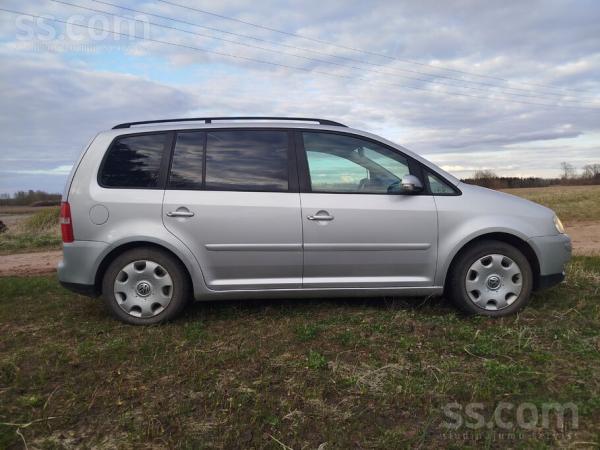 Volkswagen Touran 2004 in Gulbene, with an engine capacity of 2.00 L and mileage of 336 thousand km for 1550 €, photo 6 on AUTOMOTO.COM.LV