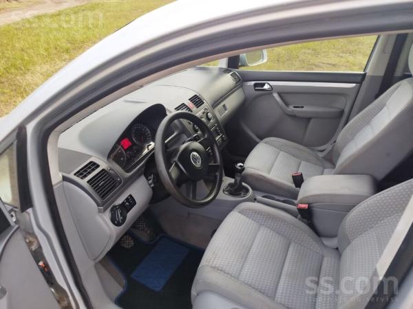 Volkswagen Touran 2004 in Gulbene, with an engine capacity of 2.00 L and mileage of 336 thousand km for 1550 €, photo 9 on AUTOMOTO.COM.LV