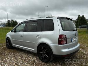 Volkswagen Touran 2004 in Saldus, with an engine capacity of 2.00 L and mileage of 374 thousand km for 1600 €, photo 5 on AUTOMOTO.COM.LV