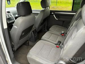 Volkswagen Touran 2004 in Saldus, with an engine capacity of 2.00 L and mileage of 374 thousand km for 1600 €, photo 12 on AUTOMOTO.COM.LV