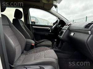Volkswagen Touran 2004 in Saldus, with an engine capacity of 2.00 L and mileage of 374 thousand km for 1600 €, photo 14 on AUTOMOTO.COM.LV