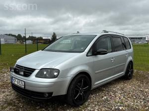 Volkswagen Touran 2004 in Saldus, with an engine capacity of 2.00 L and mileage of 374 thousand km for 1600 €, photo 15 on AUTOMOTO.COM.LV