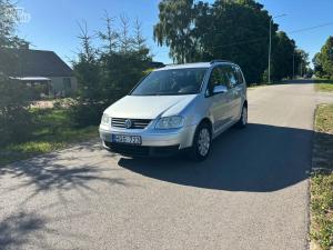 Volkswagen Touran 2004 in Telschi, with an engine capacity of 1.90 L and mileage of 253 thousand km for 2250 €, photo 5 on AUTOMOTO.COM.LV