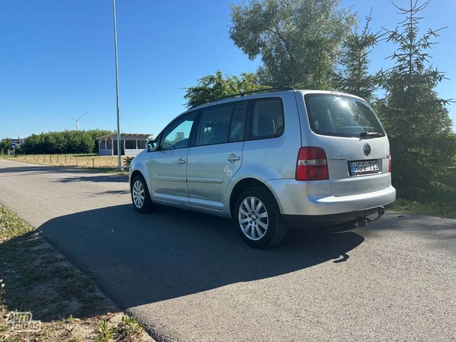 Volkswagen Touran 2004 in Telschi, with an engine capacity of 1.90 L and mileage of 253 thousand km for 2250 €, photo 7 on AUTOMOTO.COM.LV