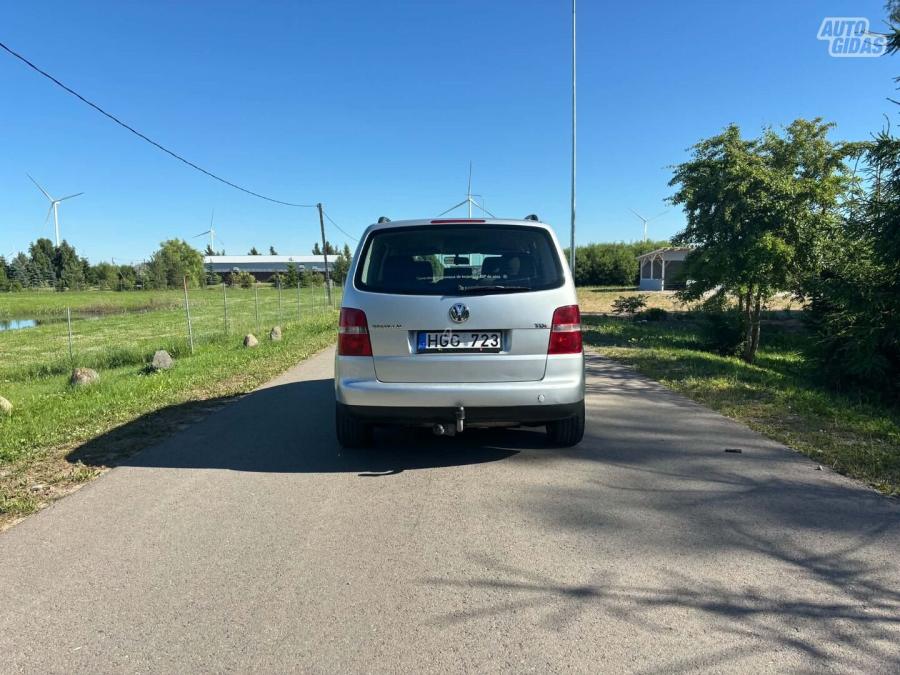 Volkswagen Touran 2004 in Telschi, with an engine capacity of 1.90 L and mileage of 253 thousand km for 2250 €, photo 8 on AUTOMOTO.COM.LV