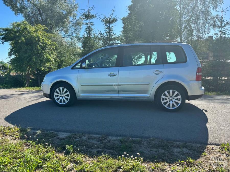 Volkswagen Touran 2004 in Telschi, with an engine capacity of 1.90 L and mileage of 253 thousand km for 2250 €, photo 9 on AUTOMOTO.COM.LV