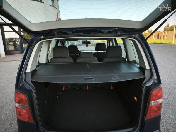 Volkswagen Touran 2004 in Jurbarkas, with an engine capacity of 1.90 L and mileage of 321 thousand km for 1350 €, photo 7 on AUTOMOTO.COM.LV