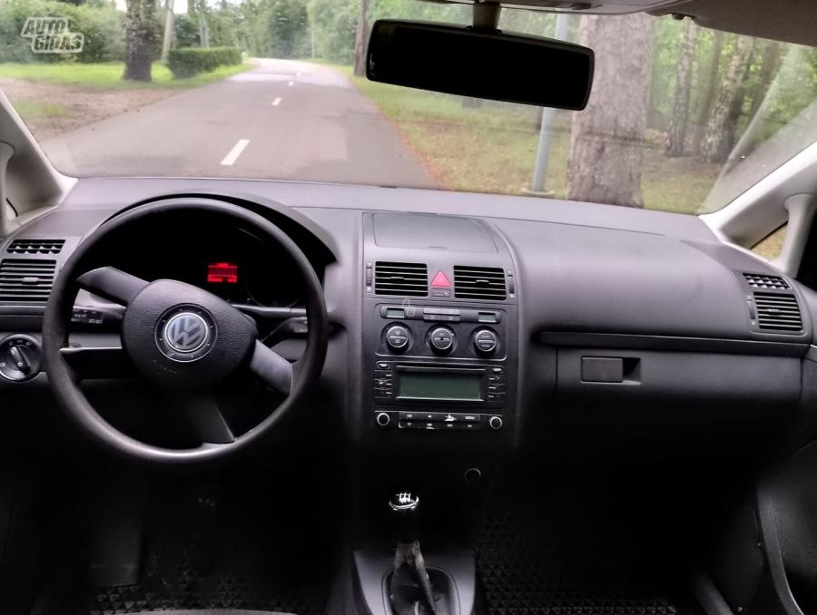 Volkswagen Touran 2004 Kauņa, ar dzinēja tilpumu 1.90 L un nobraukumu 440 tūkst. km par 1399 €, foto 10 vietnē AUTOMOTO.COM.LV