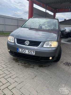 Volkswagen Touran 2004 Prienai, ar dzinēja tilpumu 2.00 L un nobraukumu 385 tūkst. km par 1499 €, foto  vietnē AUTOMOTO.COM.LV