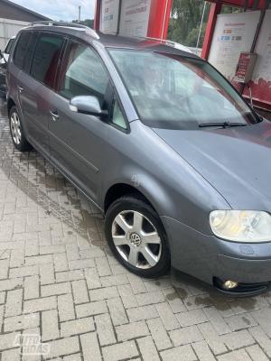 Volkswagen Touran 2004 Prienai, ar dzinēja tilpumu 2.00 L un nobraukumu 385 tūkst. km par 1499 €, foto 3 vietnē AUTOMOTO.COM.LV
