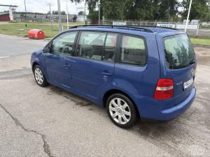Volkswagen Touran 2004 in Jonava, with an engine capacity of 2.00 L and mileage of 406 thousand km for 900 €, photo 4 on AUTOMOTO.COM.LV