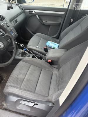 Volkswagen Touran 2004 in Jonava, with an engine capacity of 2.00 L and mileage of 406 thousand km for 900 €, photo 9 on AUTOMOTO.COM.LV