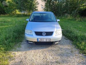 Volkswagen Touran 2004 Viļņa, ar dzinēja tilpumu 1.60 L un nobraukumu 207 tūkst. km par 850 €, foto 3 vietnē AUTOMOTO.COM.LV