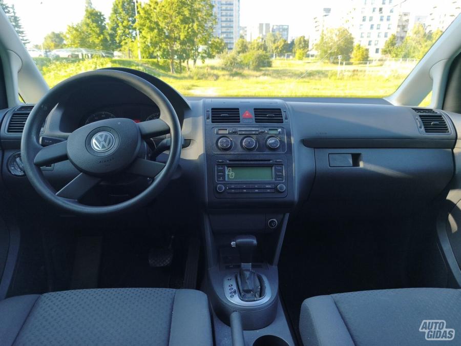 Volkswagen Touran 2004 Viļņa, ar dzinēja tilpumu 1.60 L un nobraukumu 207 tūkst. km par 850 €, foto 11 vietnē AUTOMOTO.COM.LV