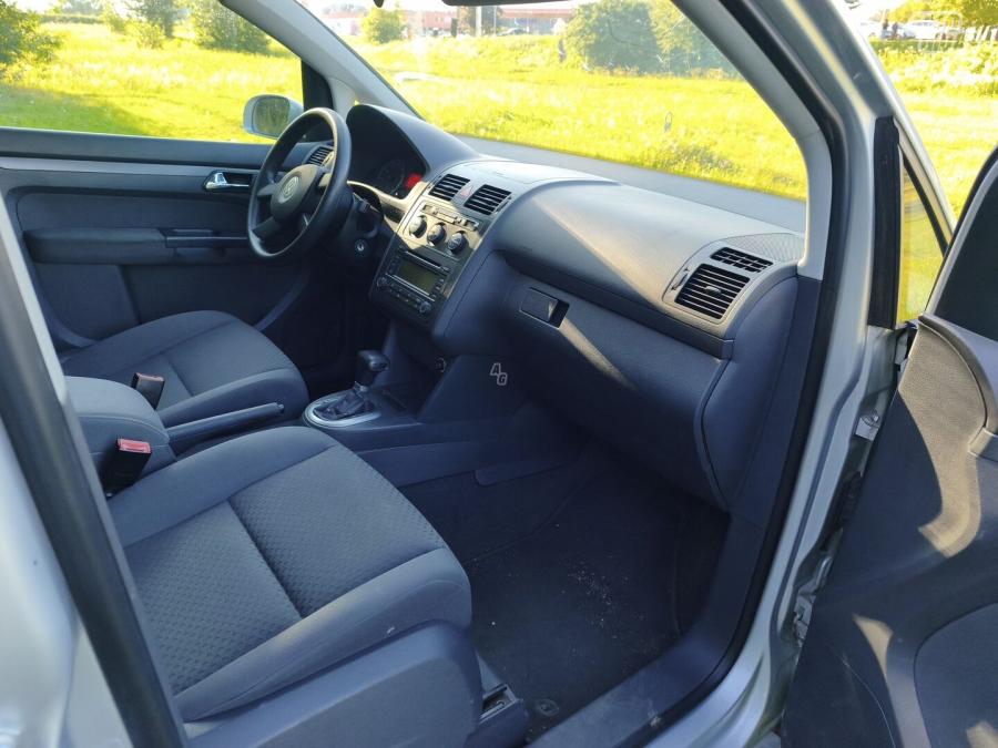 Volkswagen Touran 2004 Viļņa, ar dzinēja tilpumu 1.60 L un nobraukumu 207 tūkst. km par 850 €, foto 12 vietnē AUTOMOTO.COM.LV