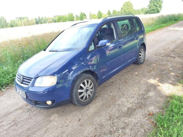 Volkswagen Touran 2004 in Telschi, with an engine capacity of 2.00 L and mileage of 500 thousand km for 420 €, photo 2 on AUTOMOTO.COM.LV