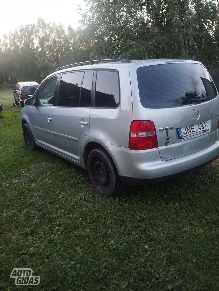 Volkswagen Touran 2004 in Kaisiadorys, with an engine capacity of 2.00 L and mileage of 290 thousand km for 1000 €, photo 5 on AUTOMOTO.COM.LV
