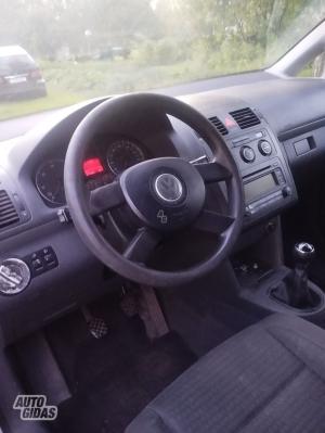 Volkswagen Touran 2004 in Kaisiadorys, with an engine capacity of 2.00 L and mileage of 290 thousand km for 1000 €, photo 7 on AUTOMOTO.COM.LV