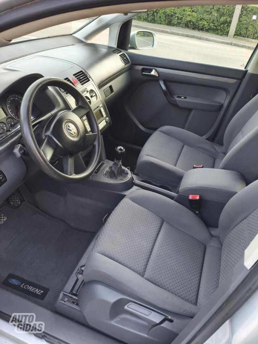 Volkswagen Touran 2004 Joniškis, ar dzinēja tilpumu 1.90 L un nobraukumu 248 tūkst. km par 1998 €, foto 13 vietnē AUTOMOTO.COM.LV