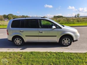 Volkswagen Touran 2004 Kauņa, ar dzinēja tilpumu 1.60 L un nobraukumu 257 tūkst. km par 1050 €, foto 4 vietnē AUTOMOTO.COM.LV