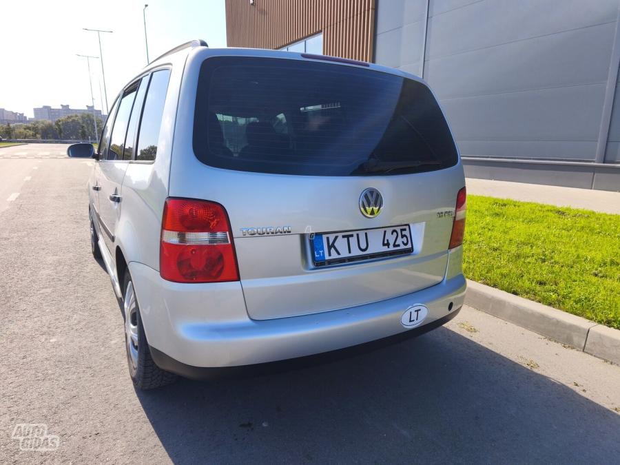 Volkswagen Touran 2004 Kauņa, ar dzinēja tilpumu 1.60 L un nobraukumu 257 tūkst. km par 1050 €, foto 6 vietnē AUTOMOTO.COM.LV