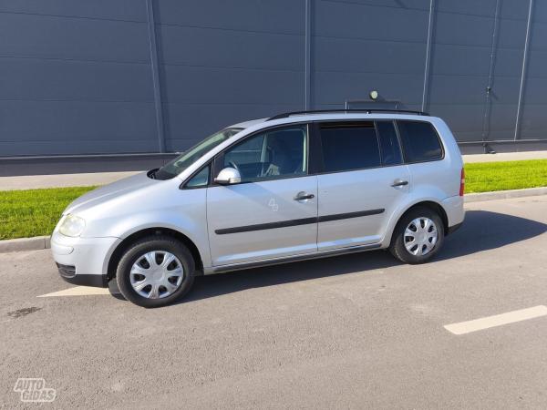 Volkswagen Touran 2004 in Kaunas, with an engine capacity of 1.60 L and mileage of 257 thousand km for 1050 €, photo 8 on AUTOMOTO.COM.LV