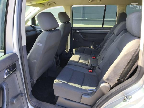 Volkswagen Touran 2004 in Kaunas, with an engine capacity of 1.60 L and mileage of 257 thousand km for 1050 €, photo 11 on AUTOMOTO.COM.LV