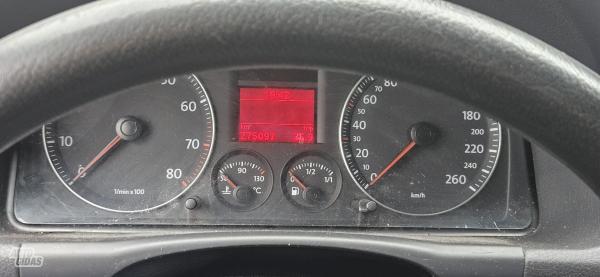 Фольксваген Туран 2004 в Вильнюс, объемом двигателя 1.60 л и пробегом 275 тыс. км за 1400 €, фото 4 на AUTOMOTO.COM.LV