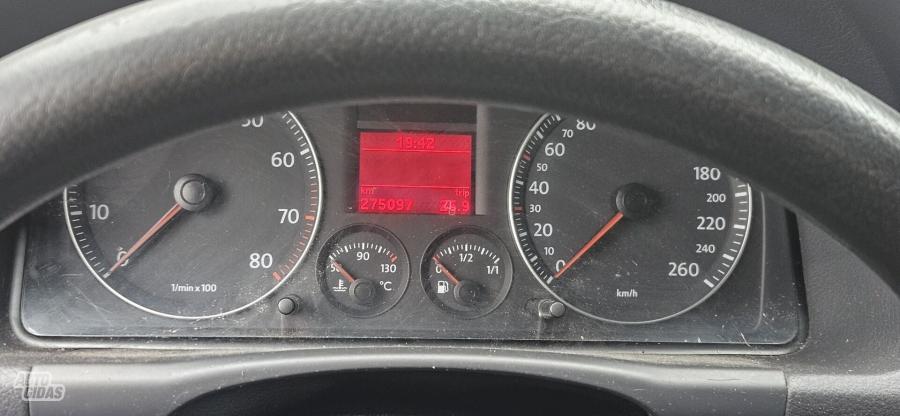 Фольксваген Туран 2004 в Вильнюс, объемом двигателя 1.60 л и пробегом 275 тыс. км за 1400 €, фото 4 на AUTOMOTO.COM.LV