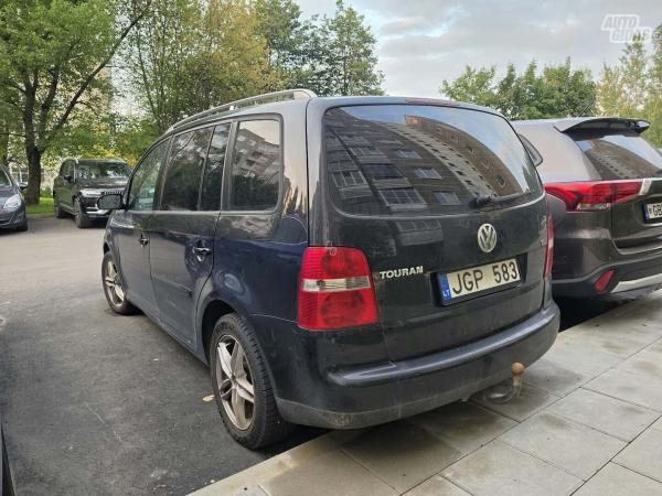 Volkswagen Touran 2004 in Vilnius, with an engine capacity of 2.00 L and mileage of 301 thousand km for 800 €, photo 5 on AUTOMOTO.COM.LV