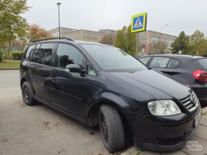 Volkswagen Touran 2004 Kauņa, ar dzinēja tilpumu 1.90 L un nobraukumu 376 tūkst. km par 790 €, foto  vietnē AUTOMOTO.COM.LV