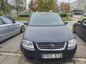 Volkswagen Touran 2004 in Kaunas, with an engine capacity of 1.90 L and mileage of 376 thousand km for 790 €, photo 3 on AUTOMOTO.COM.LV