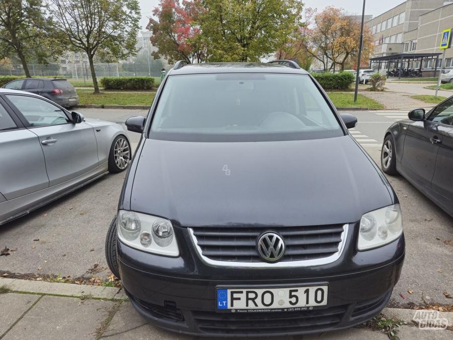 Volkswagen Touran 2004 in Kaunas, with an engine capacity of 1.90 L and mileage of 376 thousand km for 790 €, photo 3 on AUTOMOTO.COM.LV