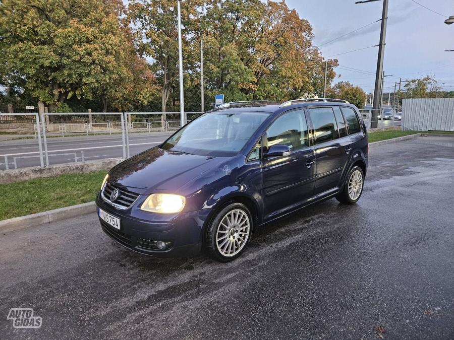 Volkswagen Touran 2004 in Kaunas, with an engine capacity of 1.90 L and mileage of 371 thousand km for 1500 €, photo 1 on AUTOMOTO.COM.LV