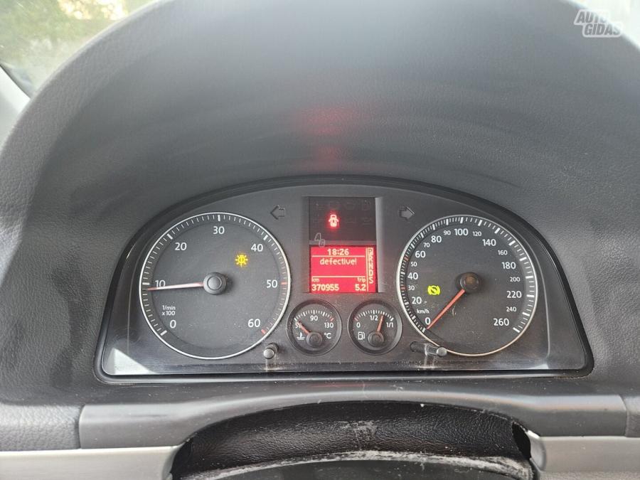 Volkswagen Touran 2004 in Kaunas, with an engine capacity of 1.90 L and mileage of 371 thousand km for 1500 €, photo 6 on AUTOMOTO.COM.LV