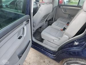Volkswagen Touran 2004 in Kaunas, with an engine capacity of 1.90 L and mileage of 371 thousand km for 1500 €, photo 9 on AUTOMOTO.COM.LV