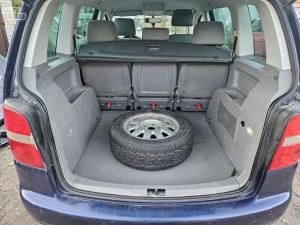 Volkswagen Touran 2004 in Kaunas, with an engine capacity of 1.90 L and mileage of 371 thousand km for 1500 €, photo 12 on AUTOMOTO.COM.LV