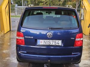 Volkswagen Touran 2004 in Kaunas, with an engine capacity of 1.90 L and mileage of 371 thousand km for 1500 €, photo 23 on AUTOMOTO.COM.LV