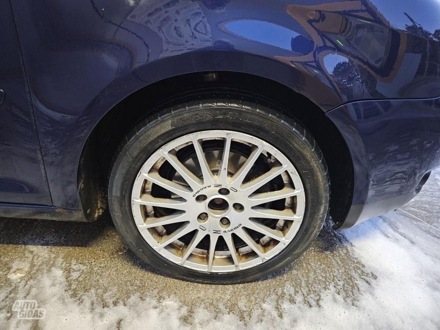 Volkswagen Touran 2004 in Kaunas, with an engine capacity of 1.90 L and mileage of 371 thousand km for 1500 €, photo 27 on AUTOMOTO.COM.LV