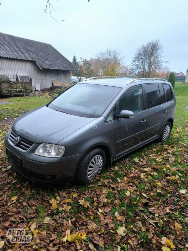 Volkswagen Touran 2004 Viļņa, ar dzinēja tilpumu 2.00 L un nobraukumu 299 tūkst. km par 950 €, foto 1 vietnē AUTOMOTO.COM.LV