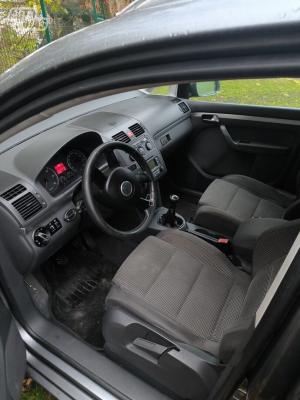 Volkswagen Touran 2004 Viļņa, ar dzinēja tilpumu 2.00 L un nobraukumu 299 tūkst. km par 950 €, foto 6 vietnē AUTOMOTO.COM.LV