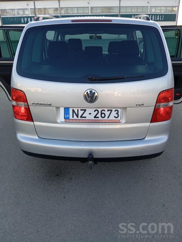 Volkswagen Touran 2005 Jēkabpils, ar dzinēja tilpumu 1.90 L un nobraukumu 242 tūkst. km par 2300 €, foto 2 vietnē AUTOMOTO.COM.LV