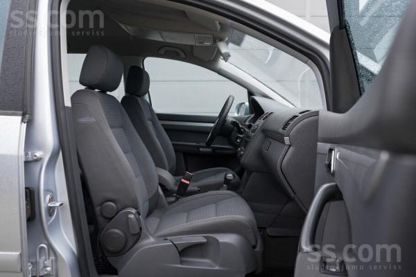 Volkswagen Touran 2005 in Riga, with an engine capacity of 2.00 L and mileage of 0 thousand km for 2852 €, photo 9 on AUTOMOTO.COM.LV
