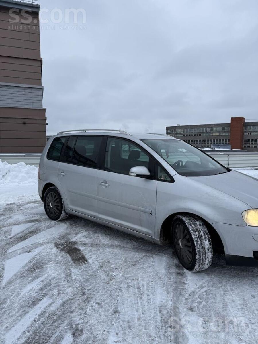 Volkswagen Touran 2005 in Aluksne, with an engine capacity of 2.00 L and mileage of 0 thousand km for 1500 €, photo 4 on AUTOMOTO.COM.LV