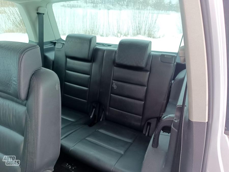 Volkswagen Touran 2005 Šauļi, ar dzinēja tilpumu 2.00 L un nobraukumu 330 tūkst. km par 2250 €, foto 10 vietnē AUTOMOTO.COM.LV