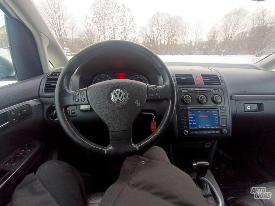 Volkswagen Touran 2005 Šauļi, ar dzinēja tilpumu 2.00 L un nobraukumu 330 tūkst. km par 2250 €, foto 14 vietnē AUTOMOTO.COM.LV