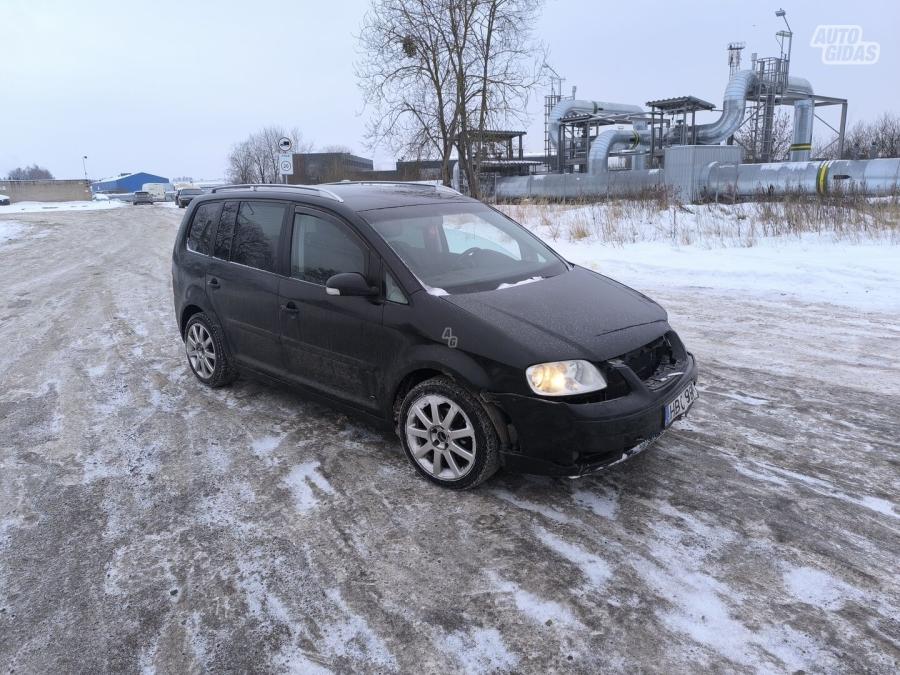 Volkswagen Touran 2005 in Kaunas, with an engine capacity of 2.00 L and mileage of 280 thousand km for 690 €, photo 1 on AUTOMOTO.COM.LV