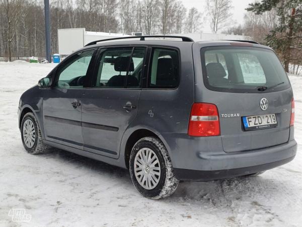 Volkswagen Touran 2005 Kauņa, ar dzinēja tilpumu 1.90 L un nobraukumu 246 tūkst. km par 1300 €, foto 3 vietnē AUTOMOTO.COM.LV