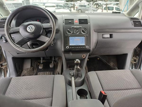 Volkswagen Touran 2005 Kauņa, ar dzinēja tilpumu 1.90 L un nobraukumu 246 tūkst. km par 1300 €, foto 5 vietnē AUTOMOTO.COM.LV